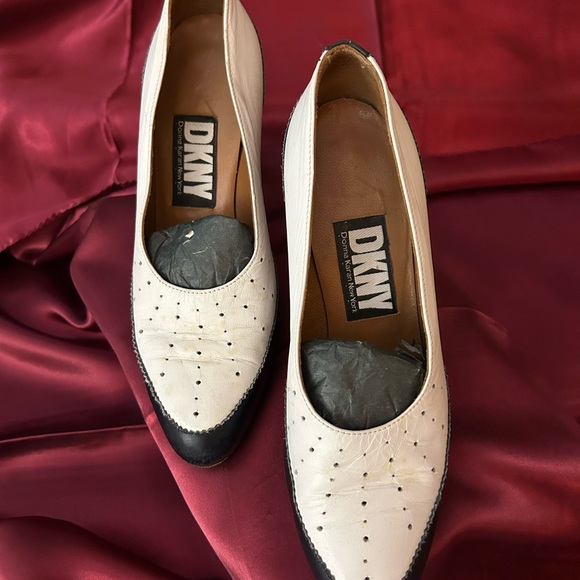 Dkny | Shoes | Dkny Vintage Whitenavy Blue Leather Spectator Pumps 3 ...